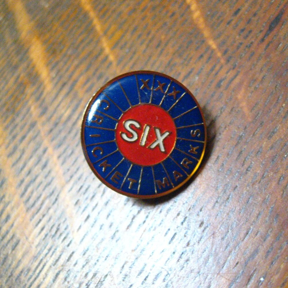 Six 6 Cricket Marks Dart Board Vintage Lapel Pin - Gem
